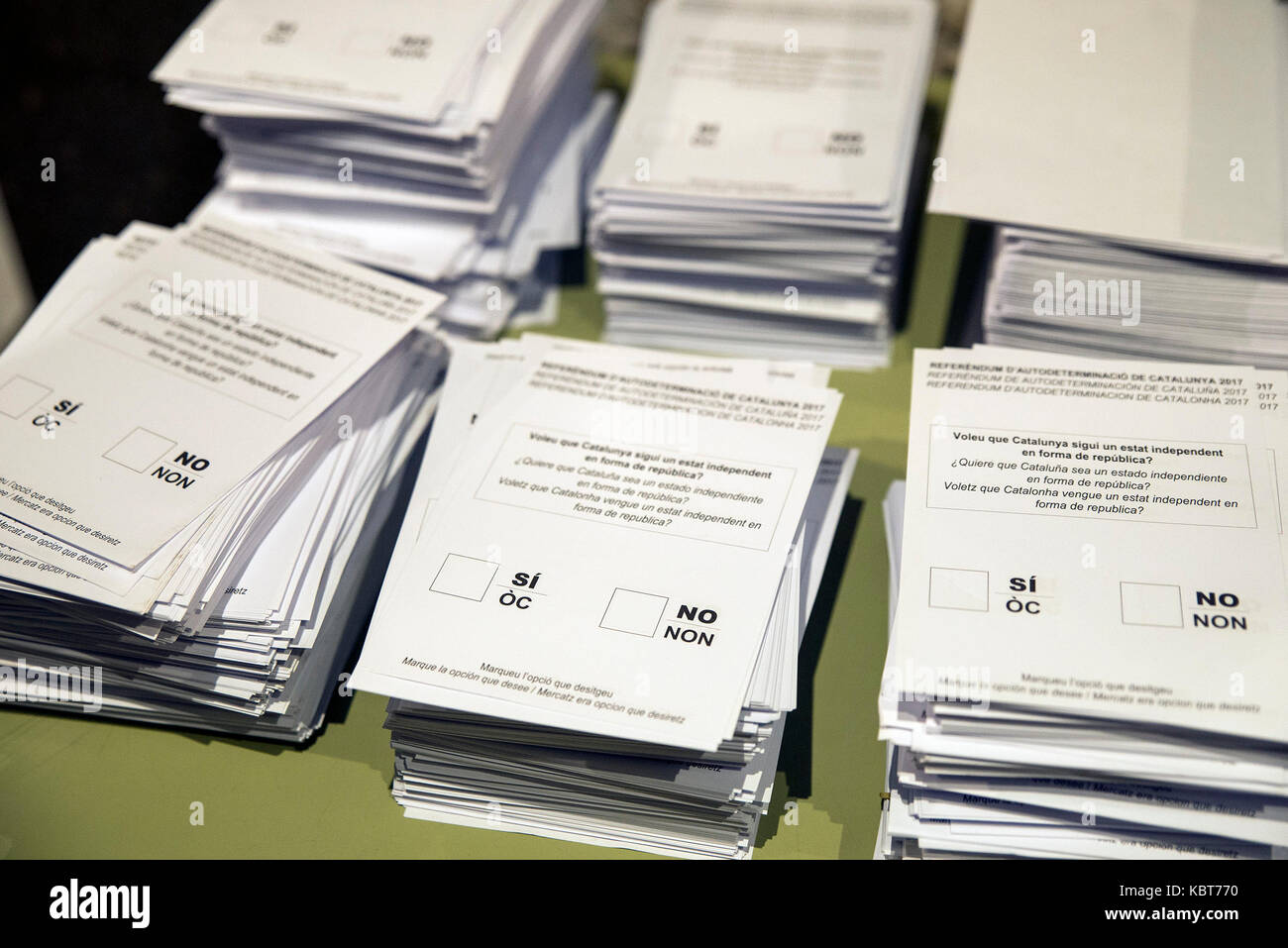 Barcelona, Spain. 1st Oct, 2017. Ballot papers for the referendum at ...