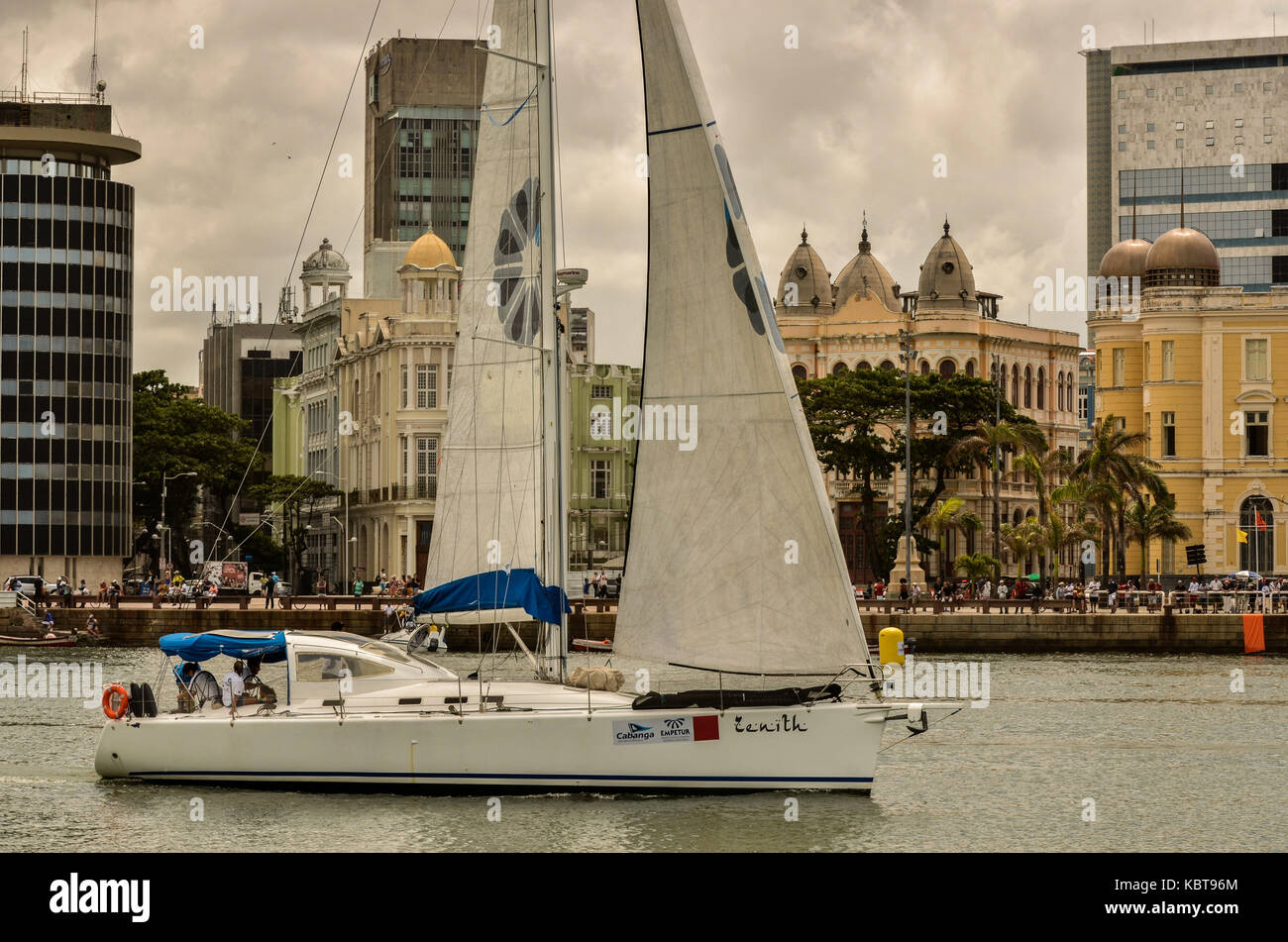 FERNANDO DE NORONHA, PE - 30.09.2017: RECIFE REEF FERNANDO DE NORONHA ...