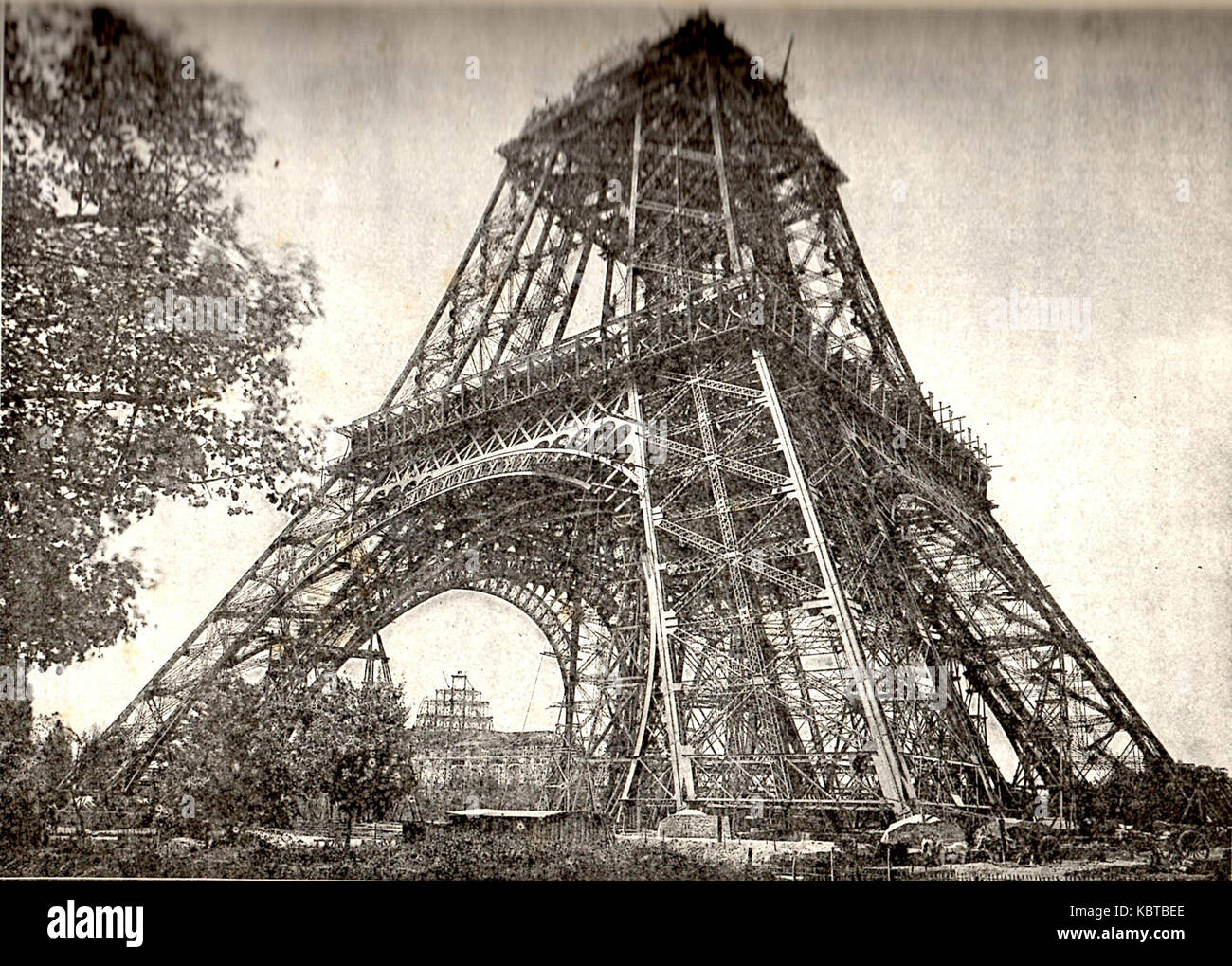 Tour Eiffel, Juillet 1888 Stock Photo - Alamy