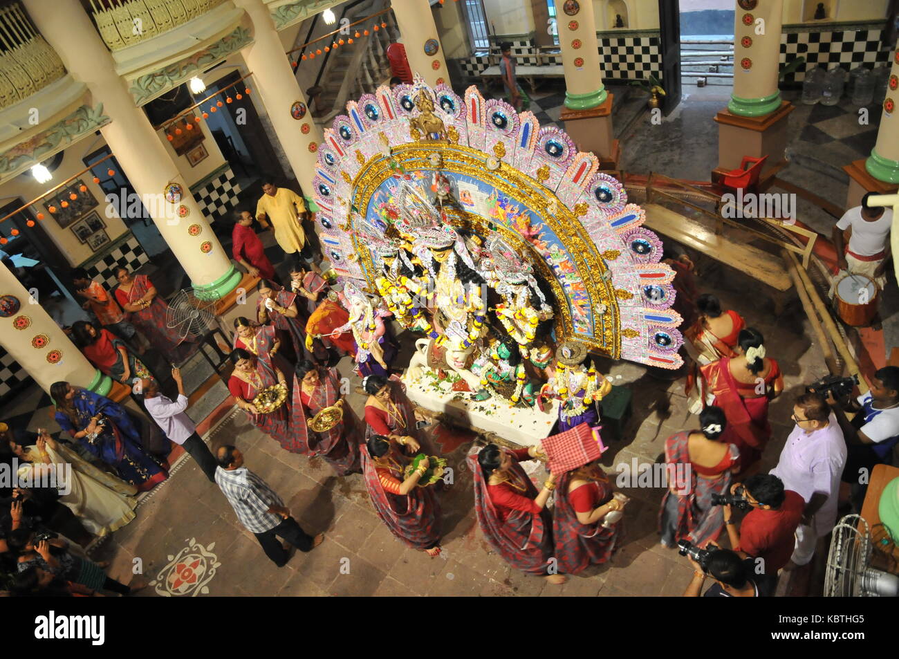 Indian Married women perform Baran ritual during the last day of durga ...