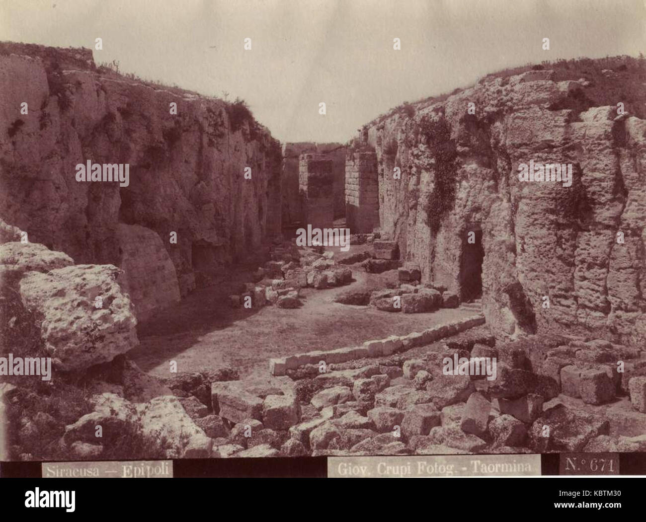 Crupi, Giovanni (1849 1925) n. 671 Siracusa Epipoli Stock Photo - Alamy