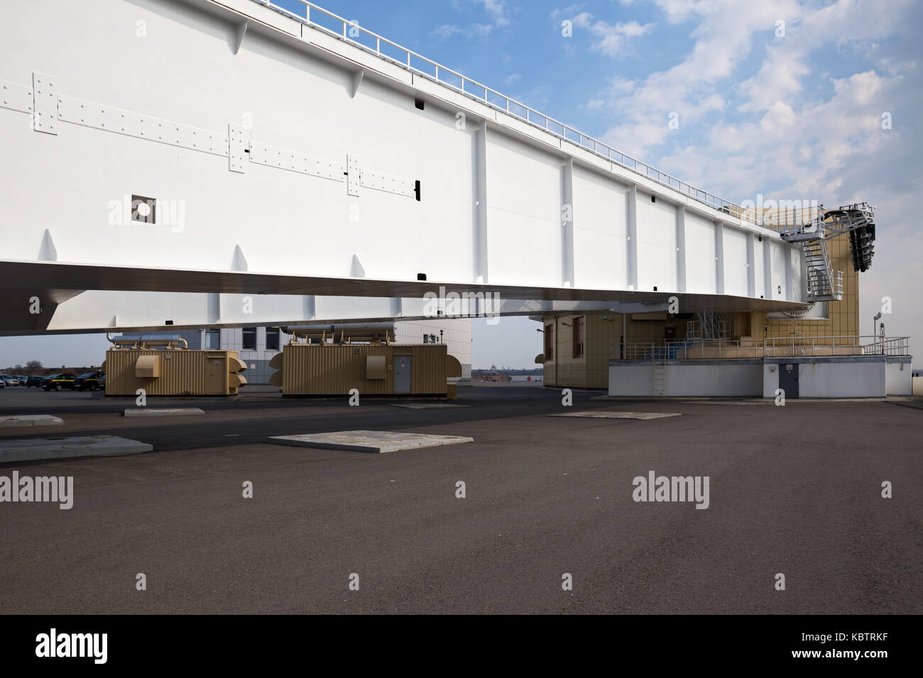 Fragment construction floating gate overlying marine fairway in the ...
