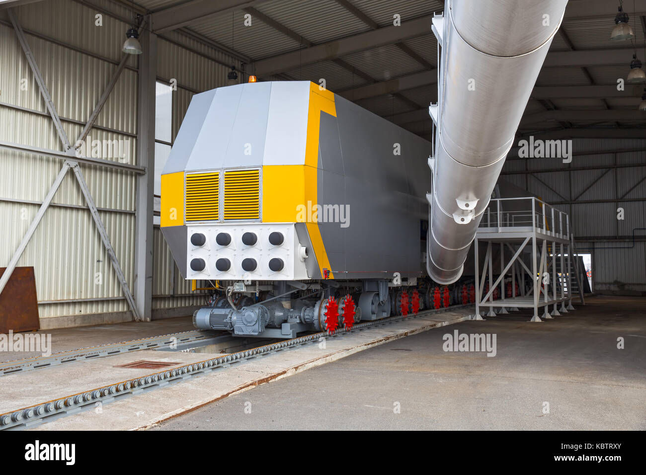 Fragment construction floating gate overlying marine fairway in the ...