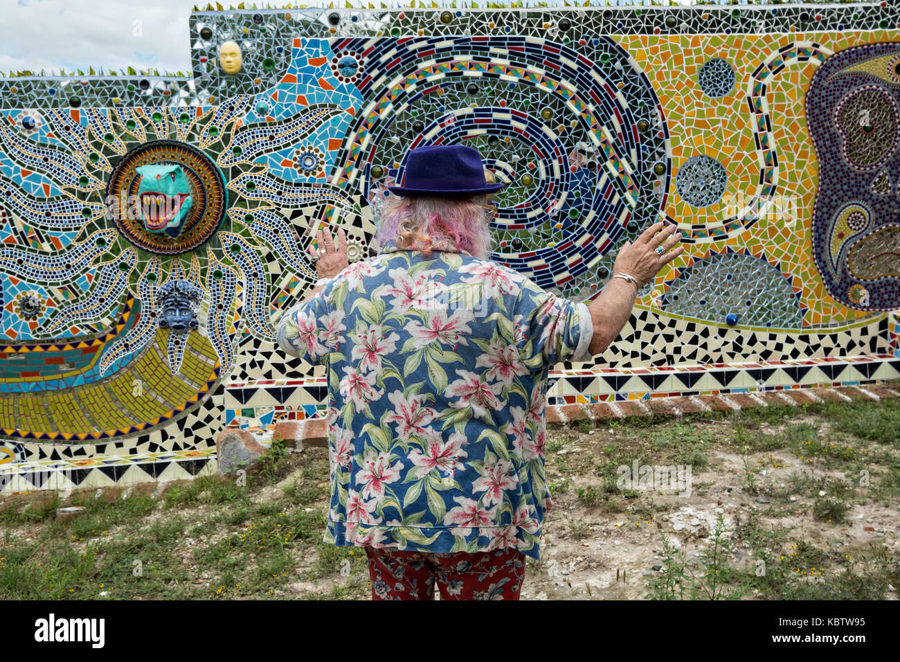 American artist Anado McLauchlin outside the Chapel of Jimmy Ray in his ...