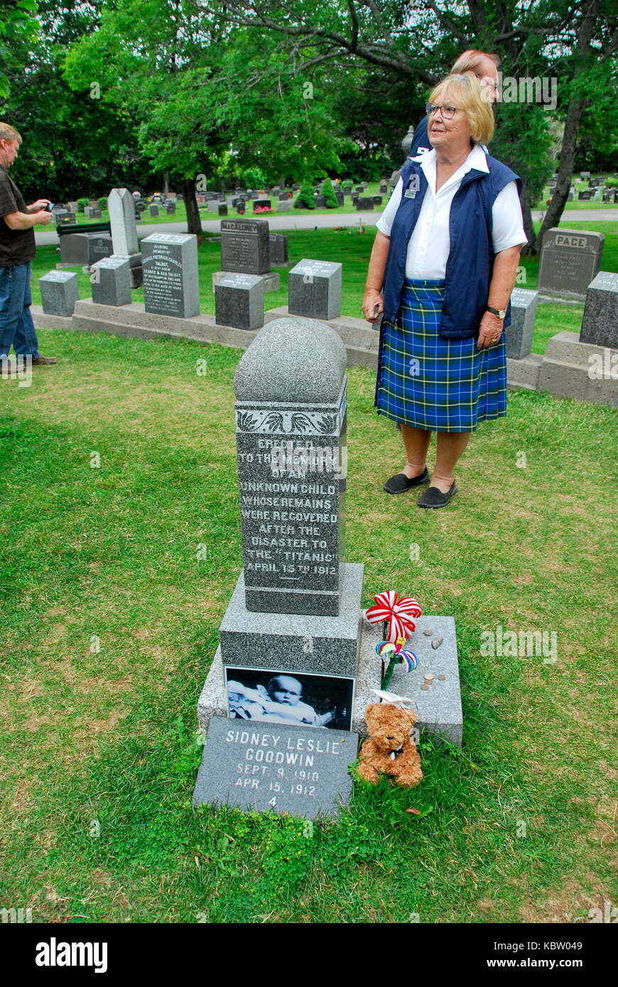 Tombstones at the RMS Titanic Grave Site in Fairview Lawn Cemetery in ...