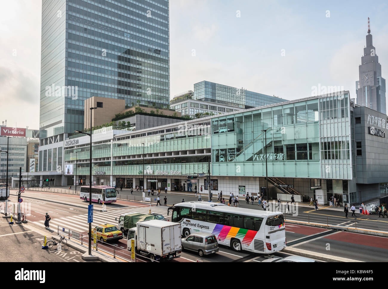 New South Gate of Shinjuku Station at Koshu Kaido Avenue, Tokyo, Japan ...