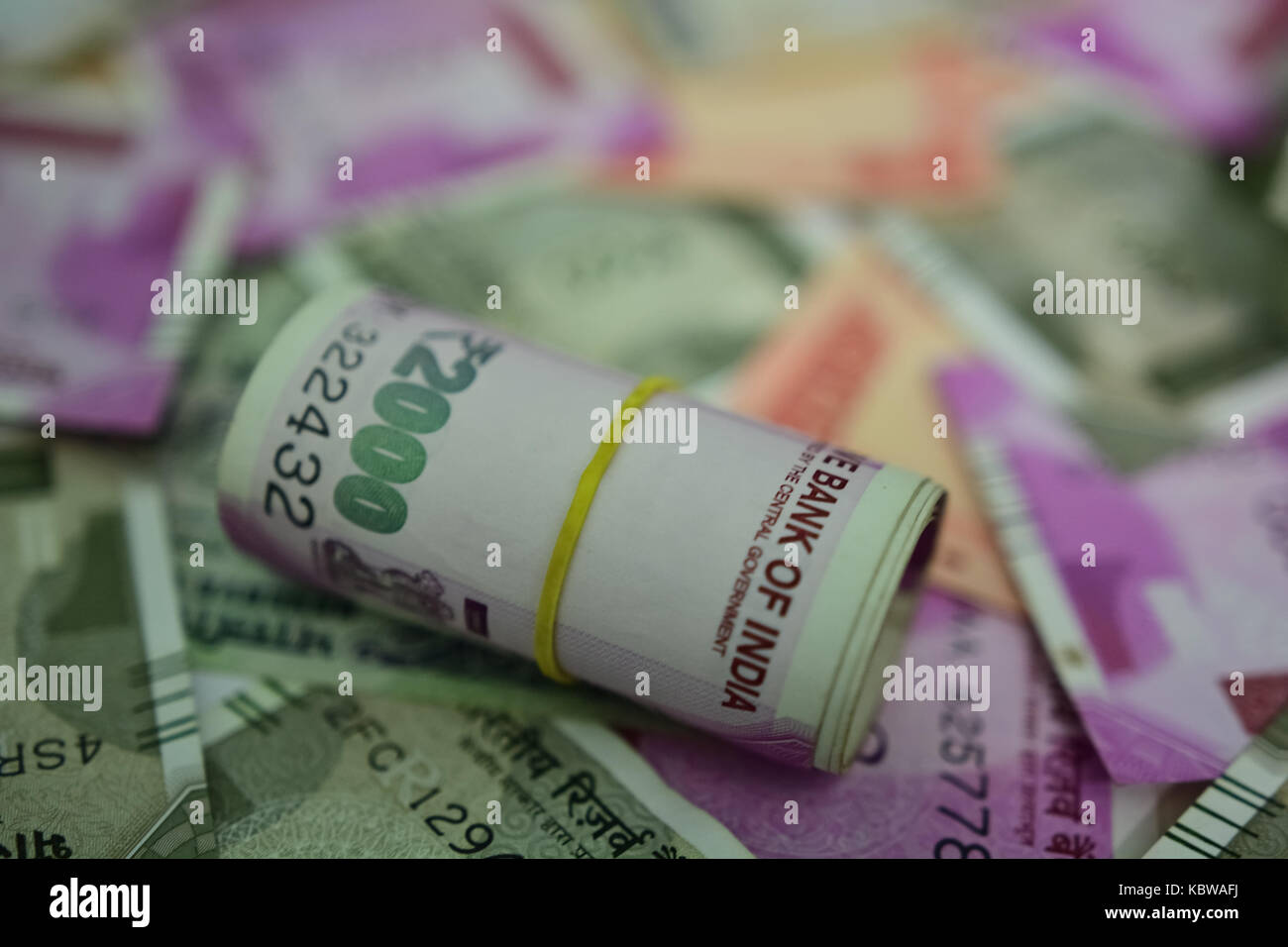 Indian paper currency 2000 note are roll up Stock Photo - Alamy