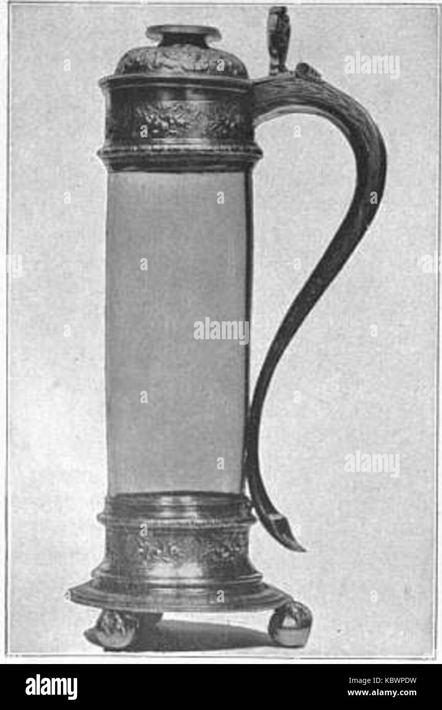 Ancient drinking ceramics hi-res stock photography and images - Alamy