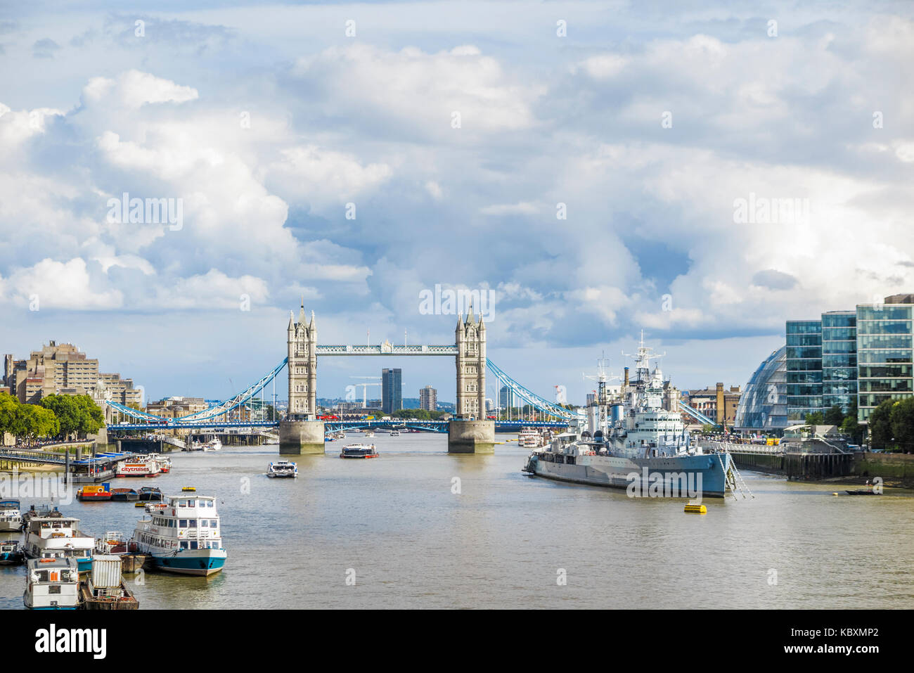 Iconic London sights: panorama along River Thames at the Pool of London ...