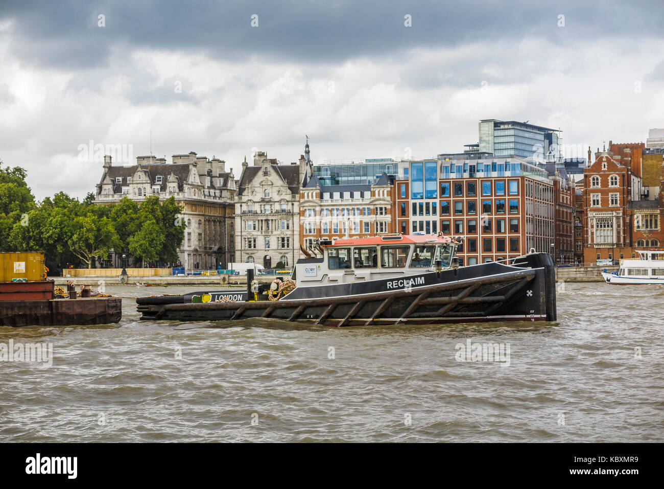 Waterway transport: CORY Riverside Energy tug 'Reclaim' pulling a barge ...