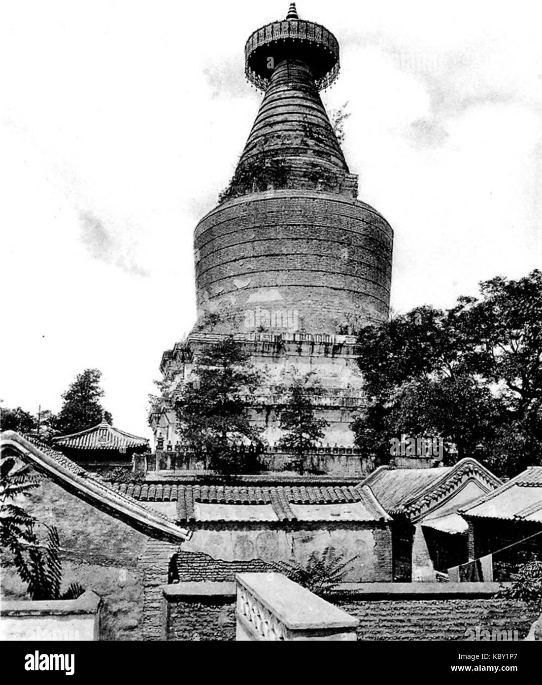 Image pagoda Black and White Stock Photos & Images - Alamy