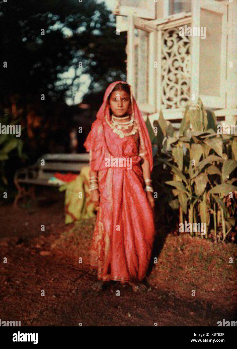Portrait photograph hindu girl hi-res stock photography and images - Alamy