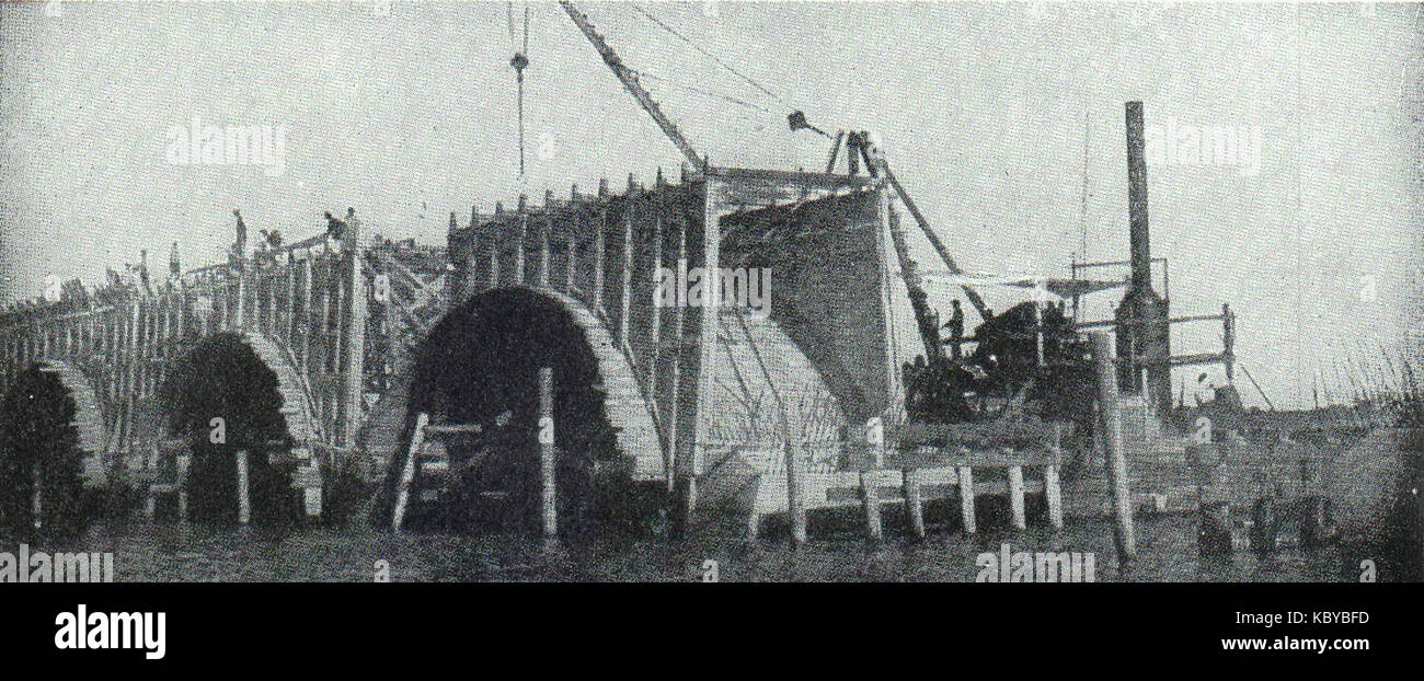 NSRW Florida Keys Railroad building arch Stock Photo - Alamy