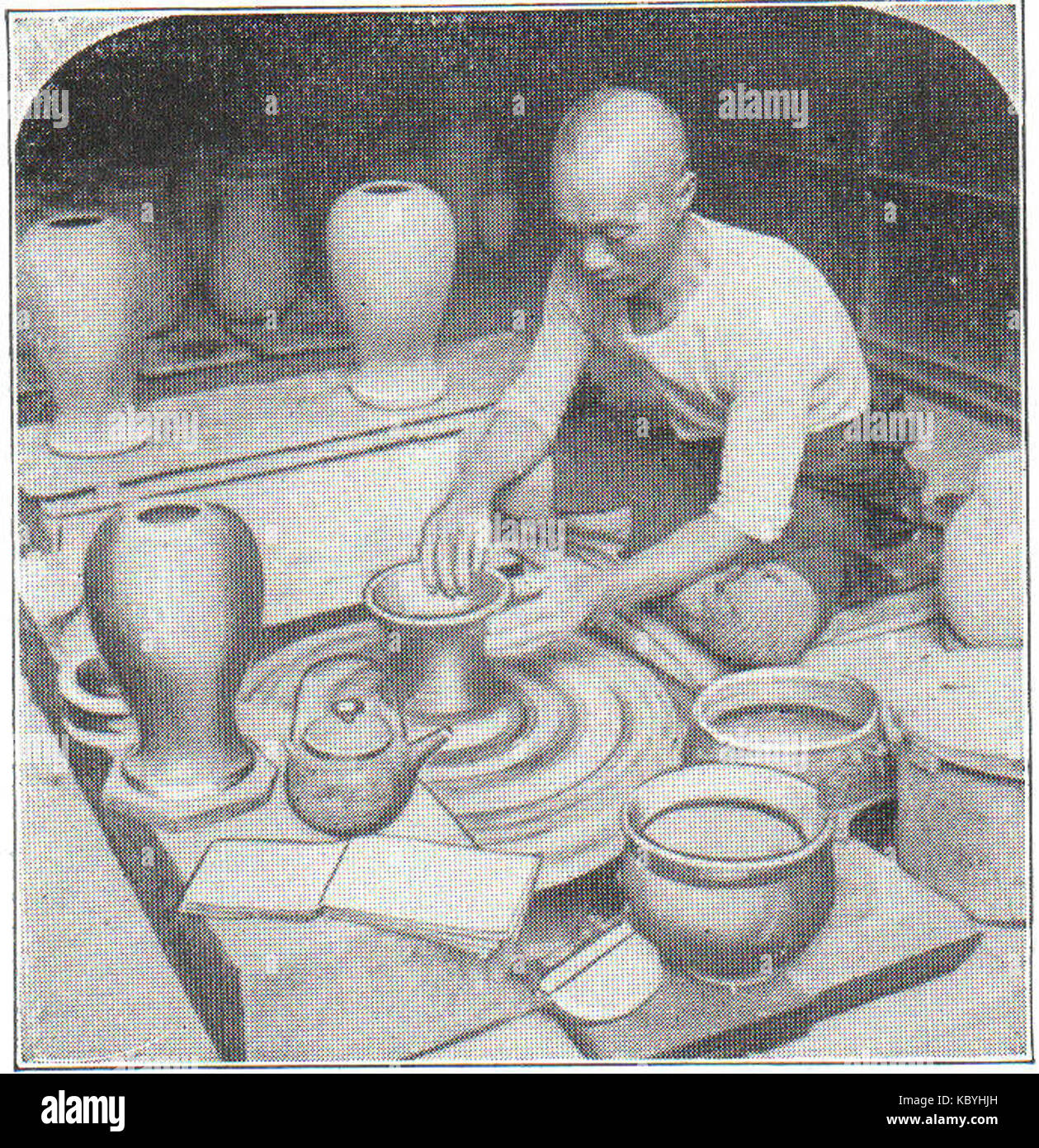 Japanese pottery making hi-res stock photography and images - Alamy