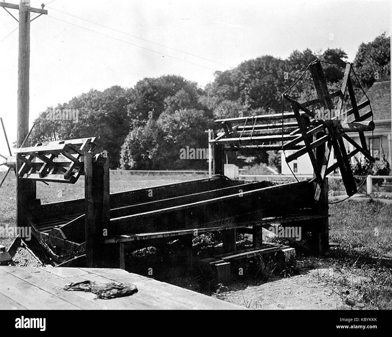 Tarring machine hi-res stock photography and images - Alamy