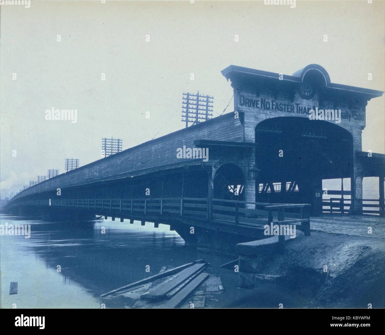 (Bridges Union Bridge) (85.4.11 Stock Photo - Alamy