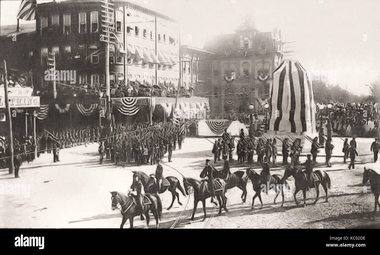 1899 Soldiers and Sailors Monument Dedication 18 October looking north ...