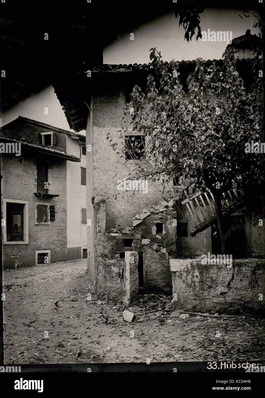 Zerschossenes Haus in Oppacchiasella. (BildID 15733941 Stock Photo - Alamy