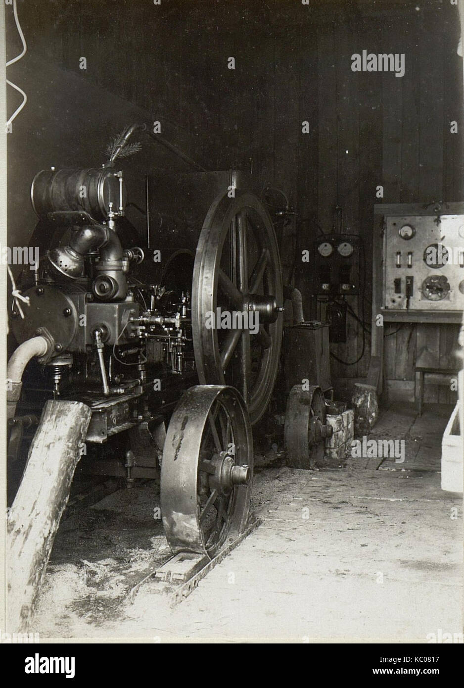 This technical illustration from World War I depicts military ...