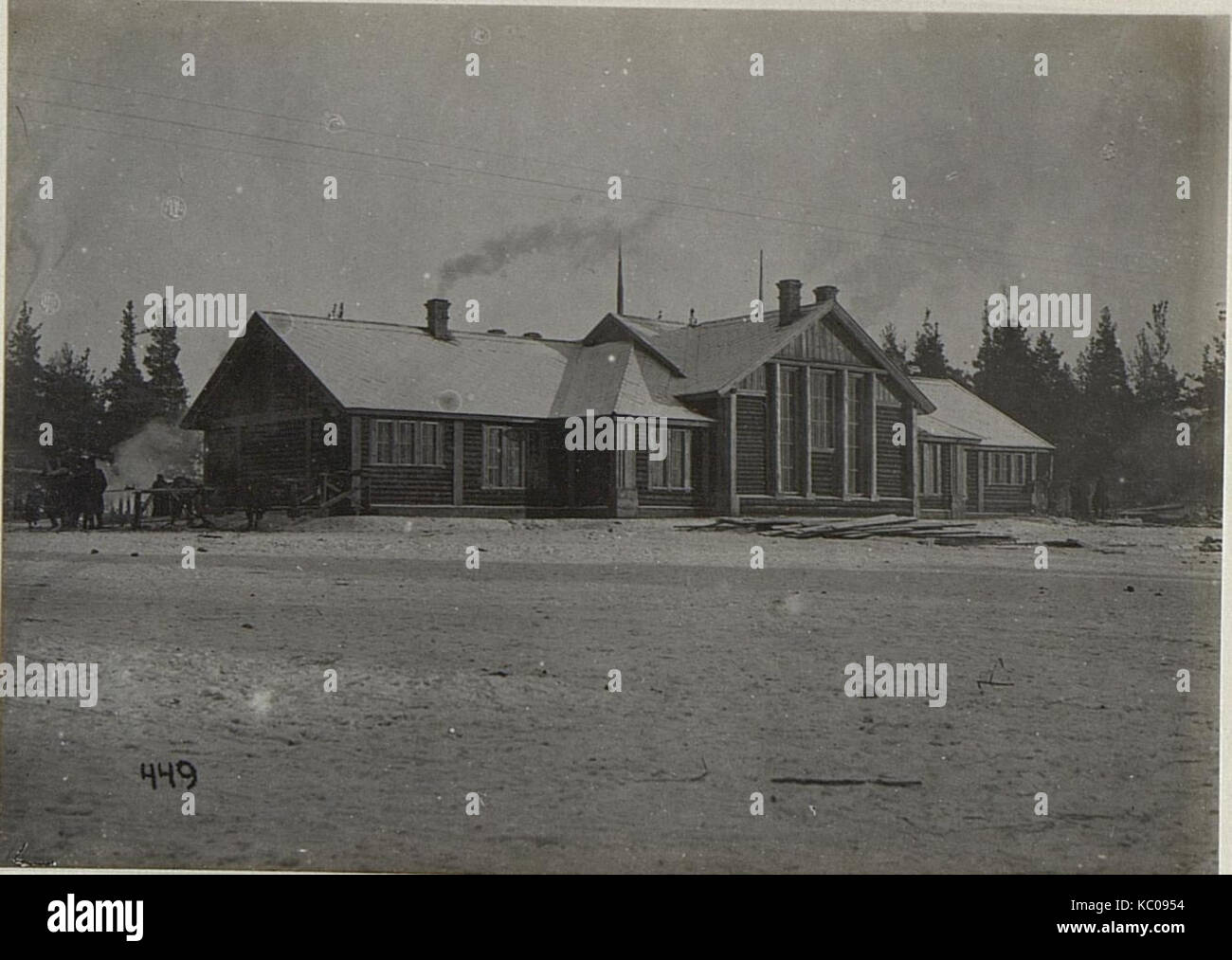 This photograph from *Kriegsalbum 95* depicts a historical scene from ...