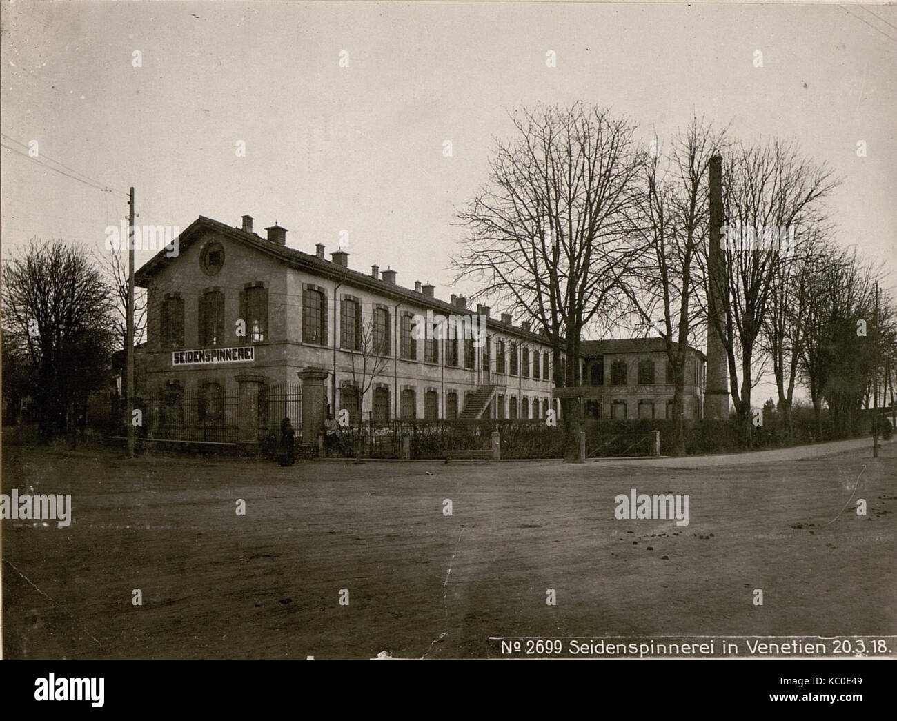 This image titled 'Seidenspinnerei in Venetien' shows a Venetian silk ...
