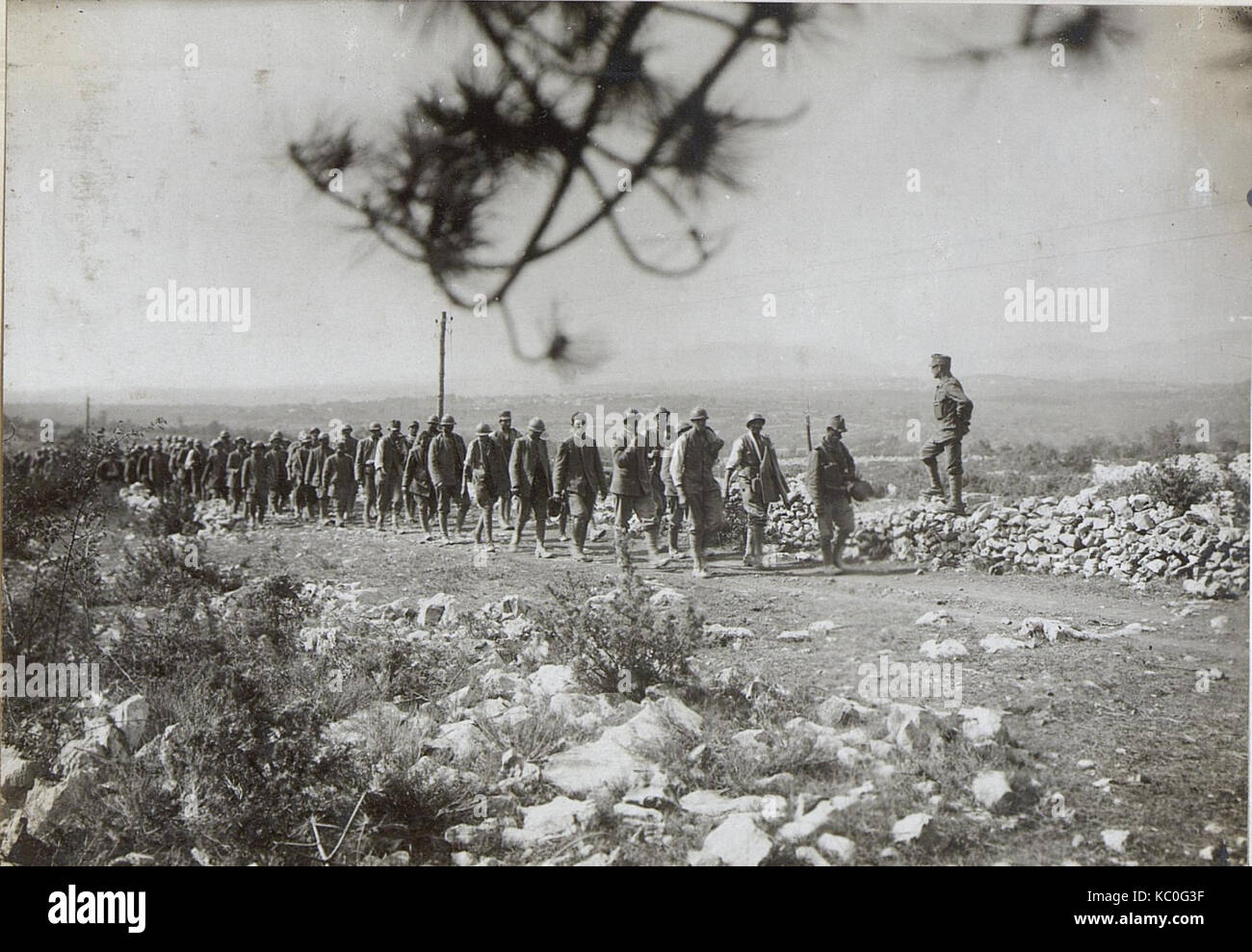 This image from World War II depicts Italian prisoners of war (POWs) at ...