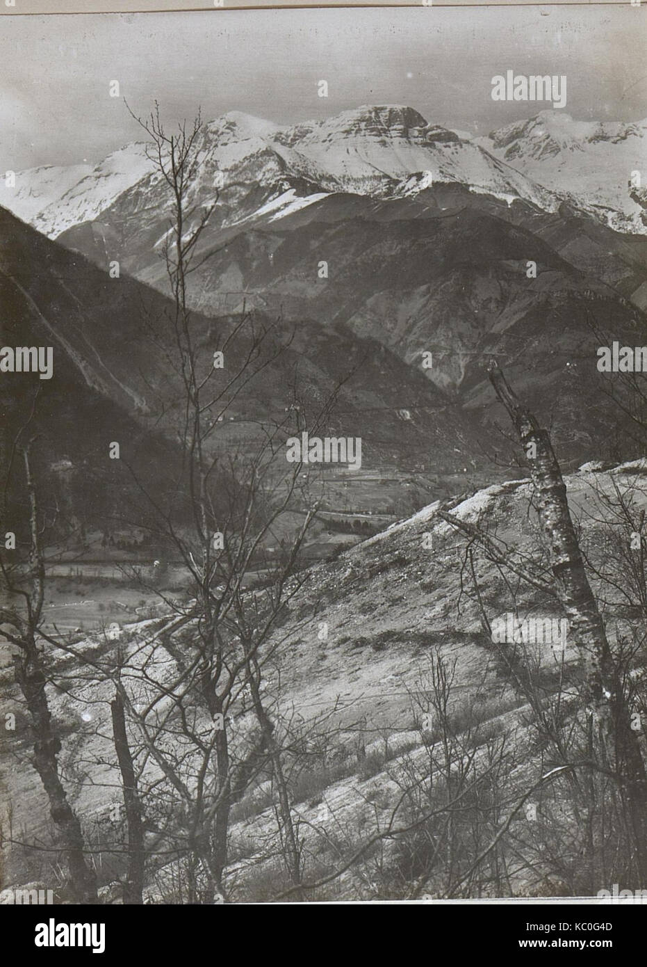 Capturing enemy positions hi-res stock photography and images - Alamy