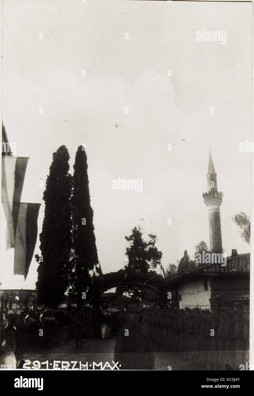 Old tirana map hi-res stock photography and images - Alamy