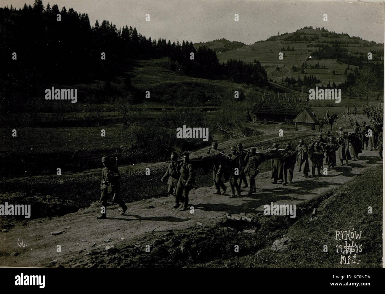 This image depicts wounded Russian soldiers from the Ostry, Rykow area ...