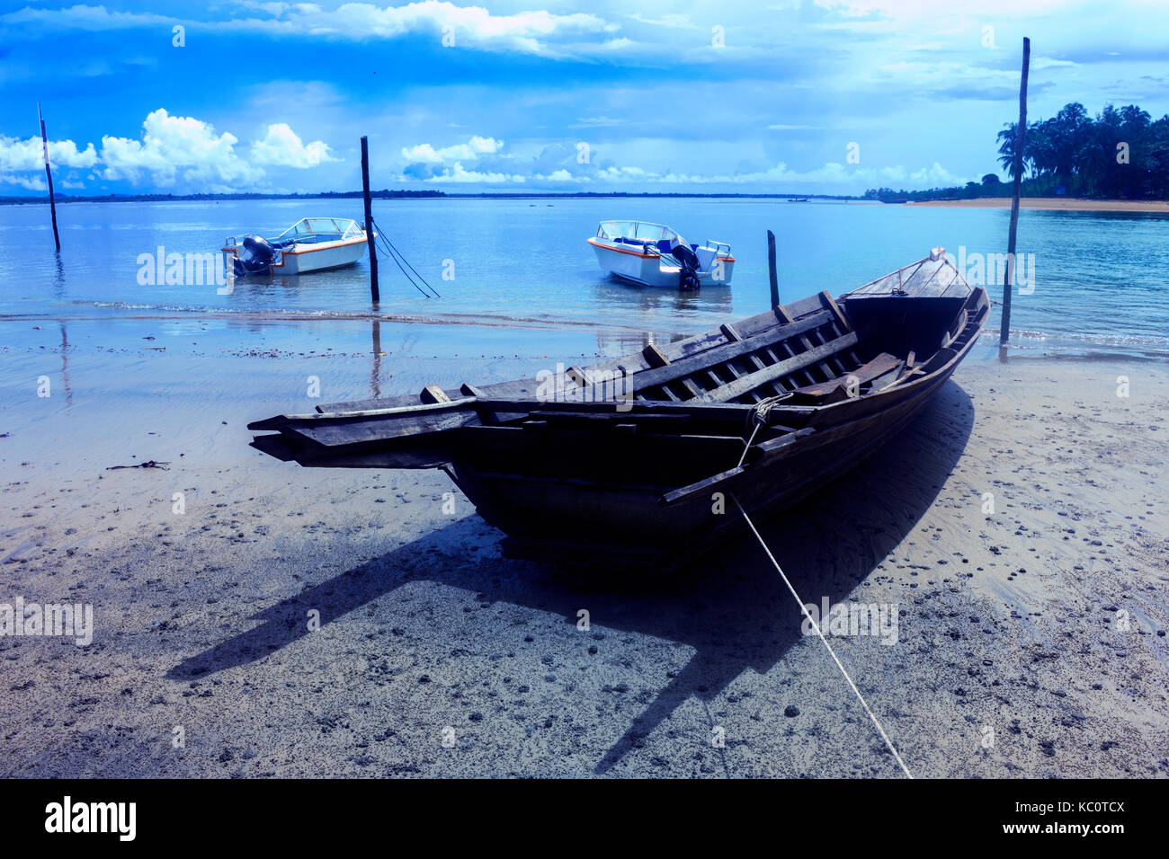 Boat rest on Beach Stock Photo - Alamy