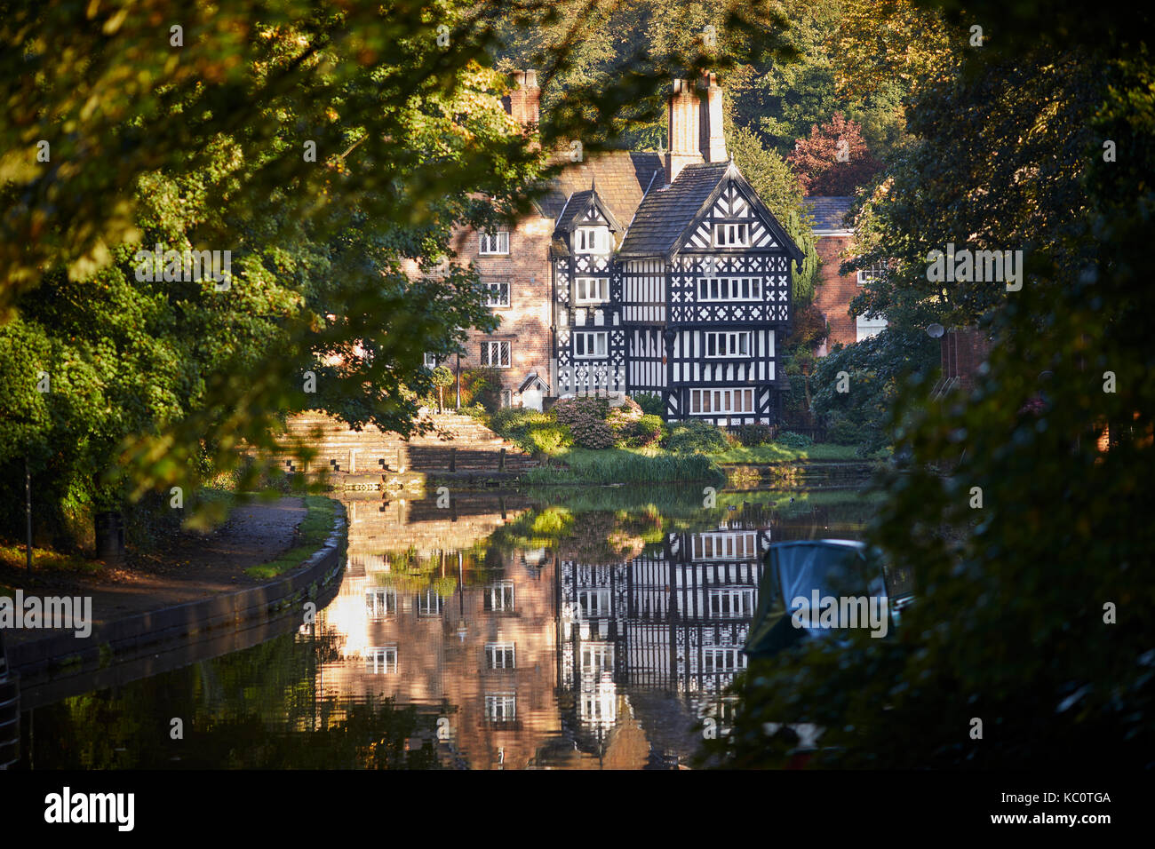 Bridgewater Canal in Worsley, with the tudor Packet House in the ...