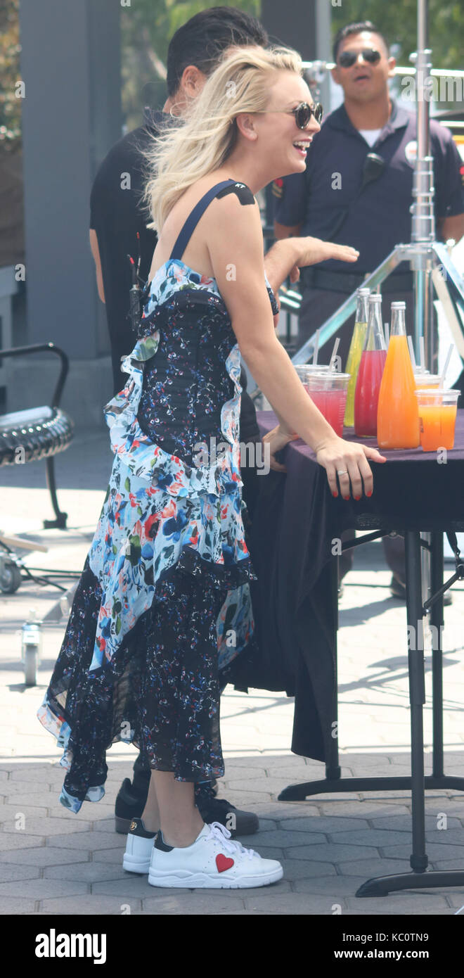 Kaley Cuoco arrives for her appearance on EXTRA TV Show with Mario ...
