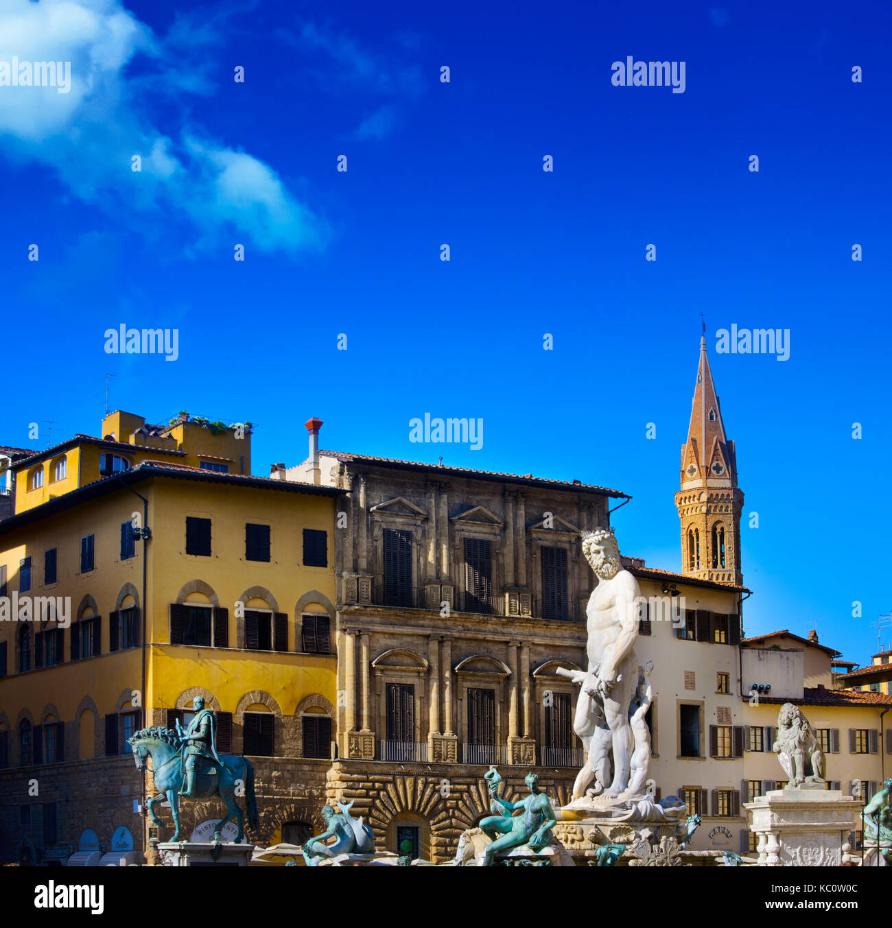 The famous fountain of Neptune on Piazza della Signoria in Florence ...