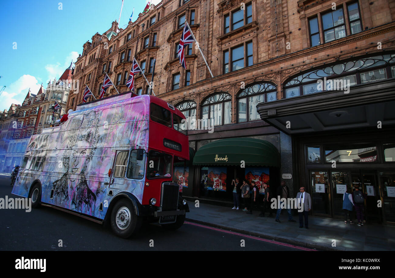The graffiti artist Endless has wrapped an old London bus with an image ...