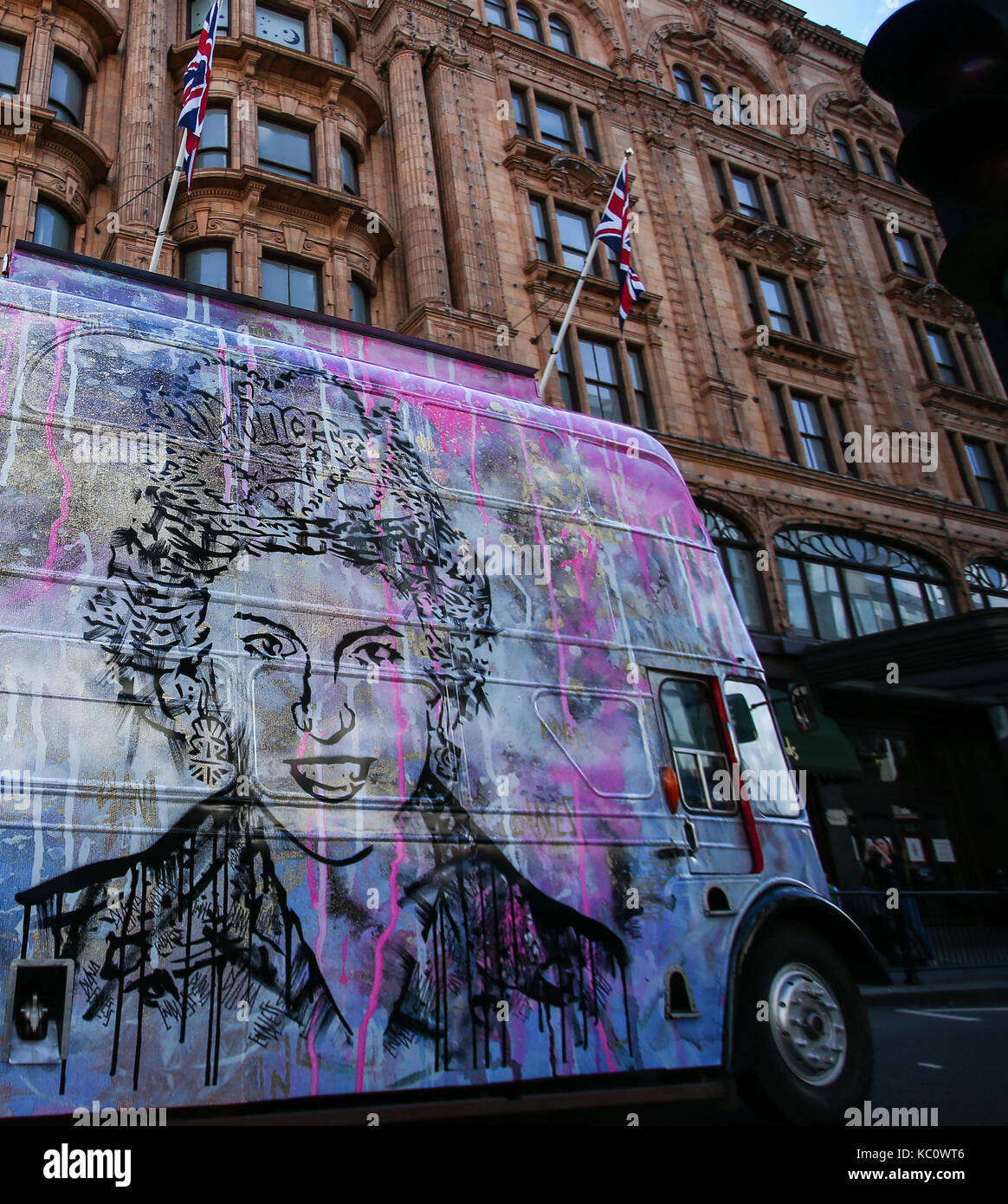 The graffiti artist Endless has wrapped an old London bus with an image ...