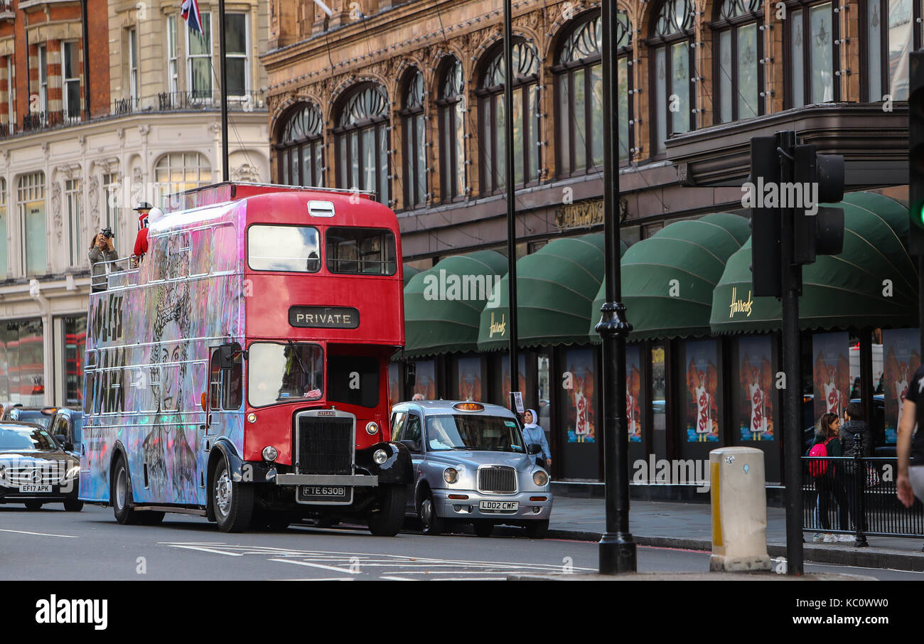 The graffiti artist Endless has wrapped an old London bus with an image ...