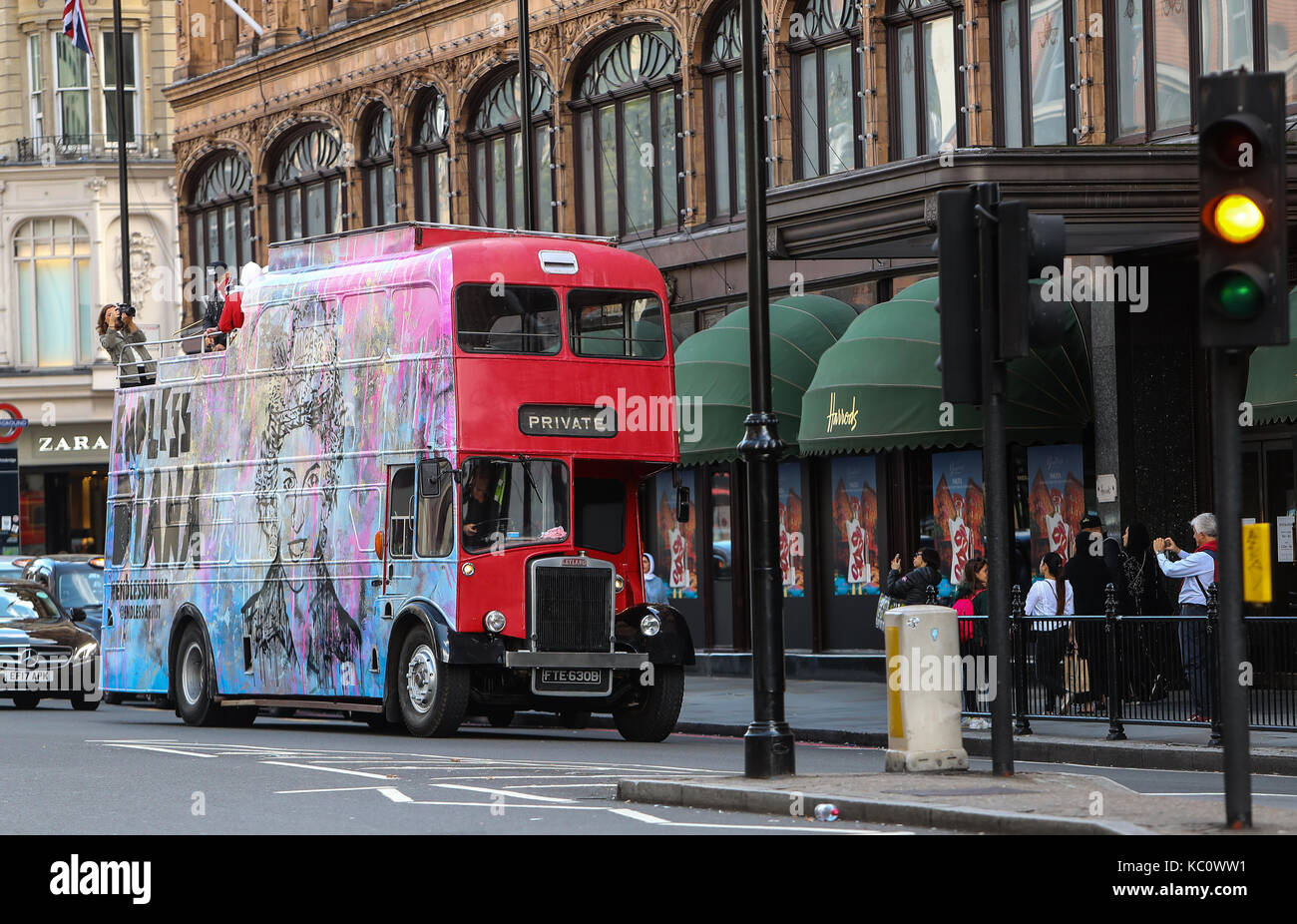 The graffiti artist Endless has wrapped an old London bus with an image ...