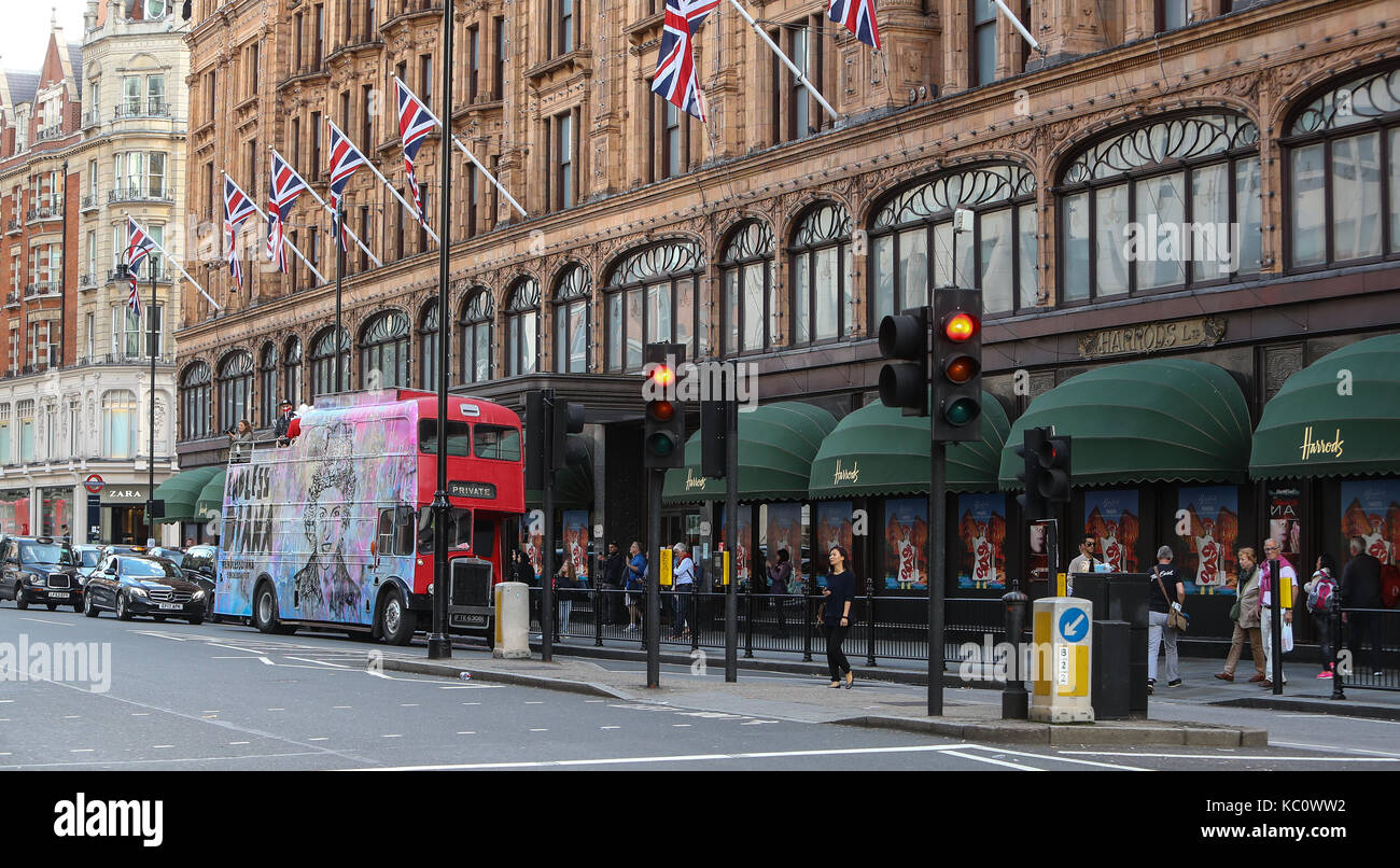 The graffiti artist Endless has wrapped an old London bus with an image ...