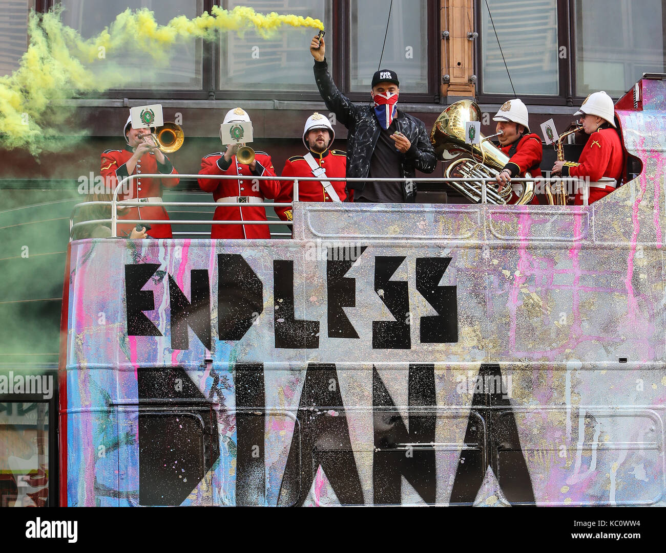 The graffiti artist Endless has wrapped an old London bus with an image ...