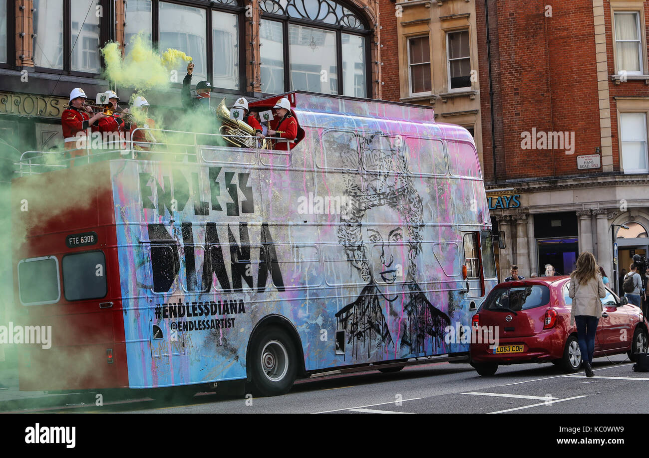The graffiti artist Endless has wrapped an old London bus with an image ...