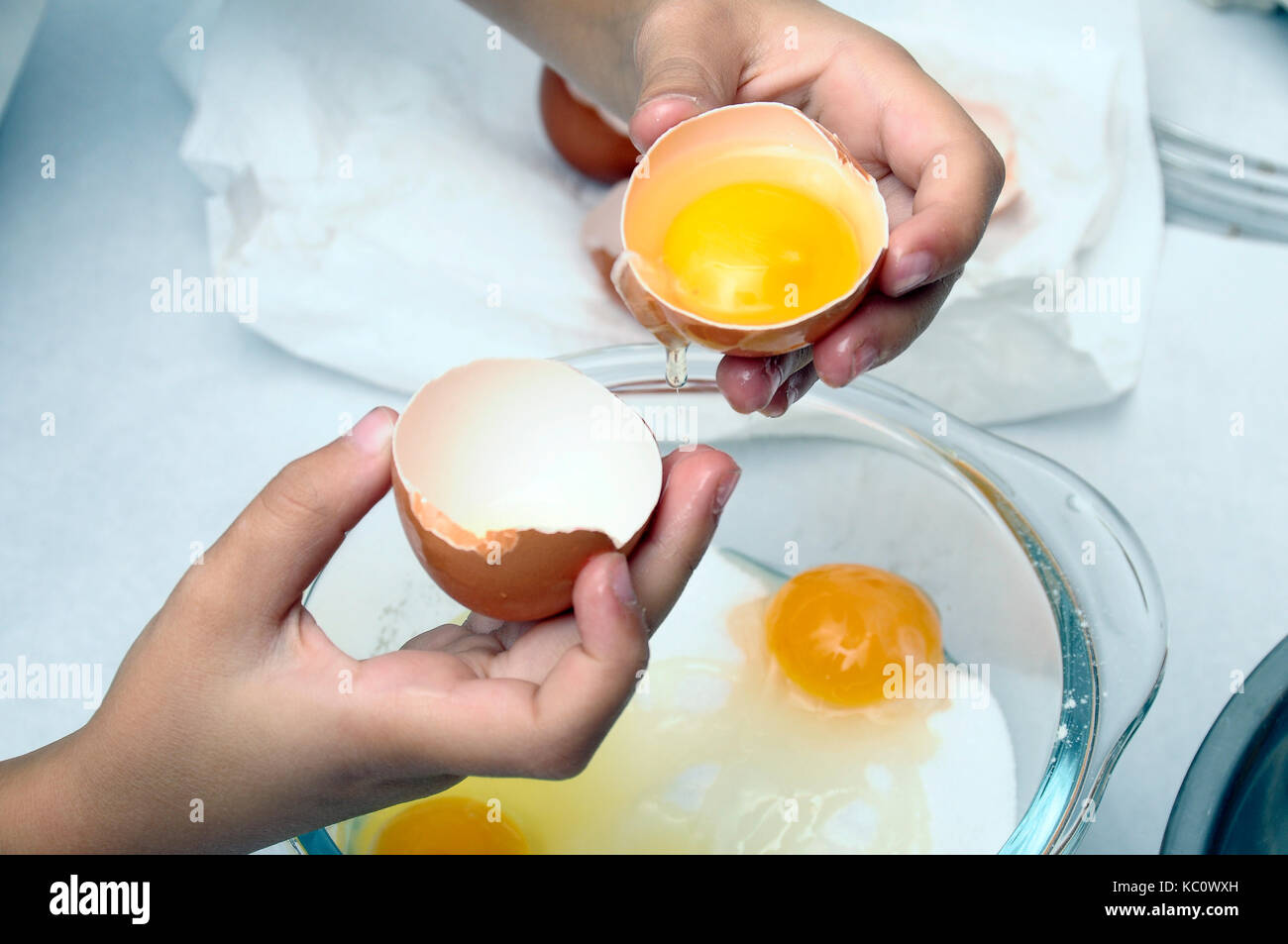 How To Separate Eggs High Resolution Stock Photography and Images - Alamy