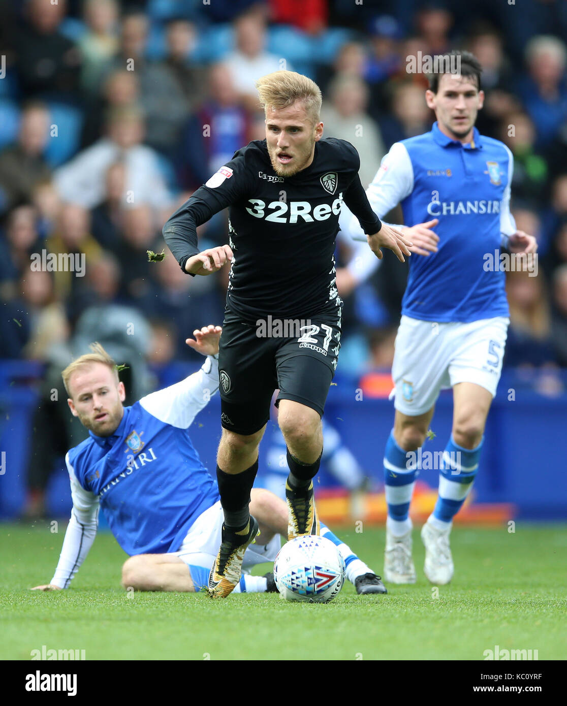 Leeds uniteds samuel saiz hi-res stock photography and images - Alamy