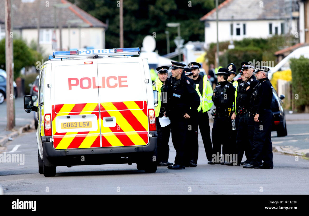 Police raiding home hi-res stock photography and images - Alamy