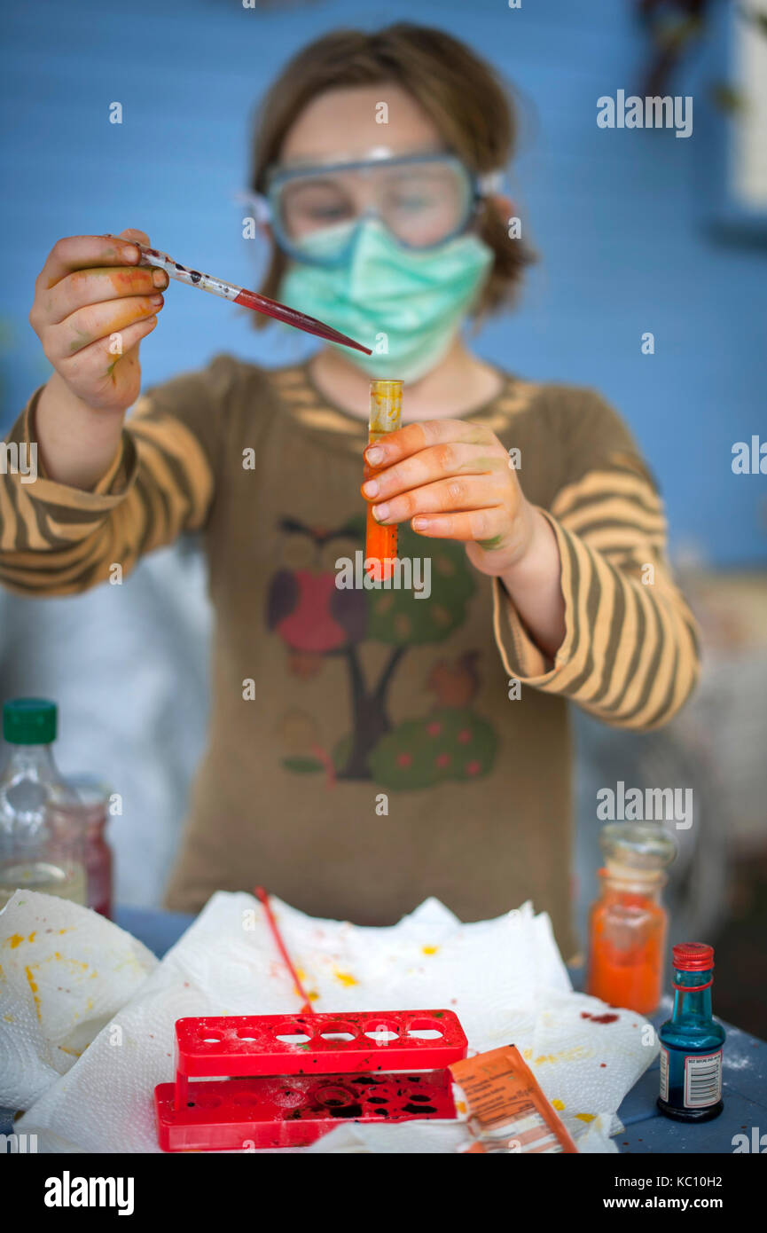 Experimenting experiment hi-res stock photography and images - Alamy