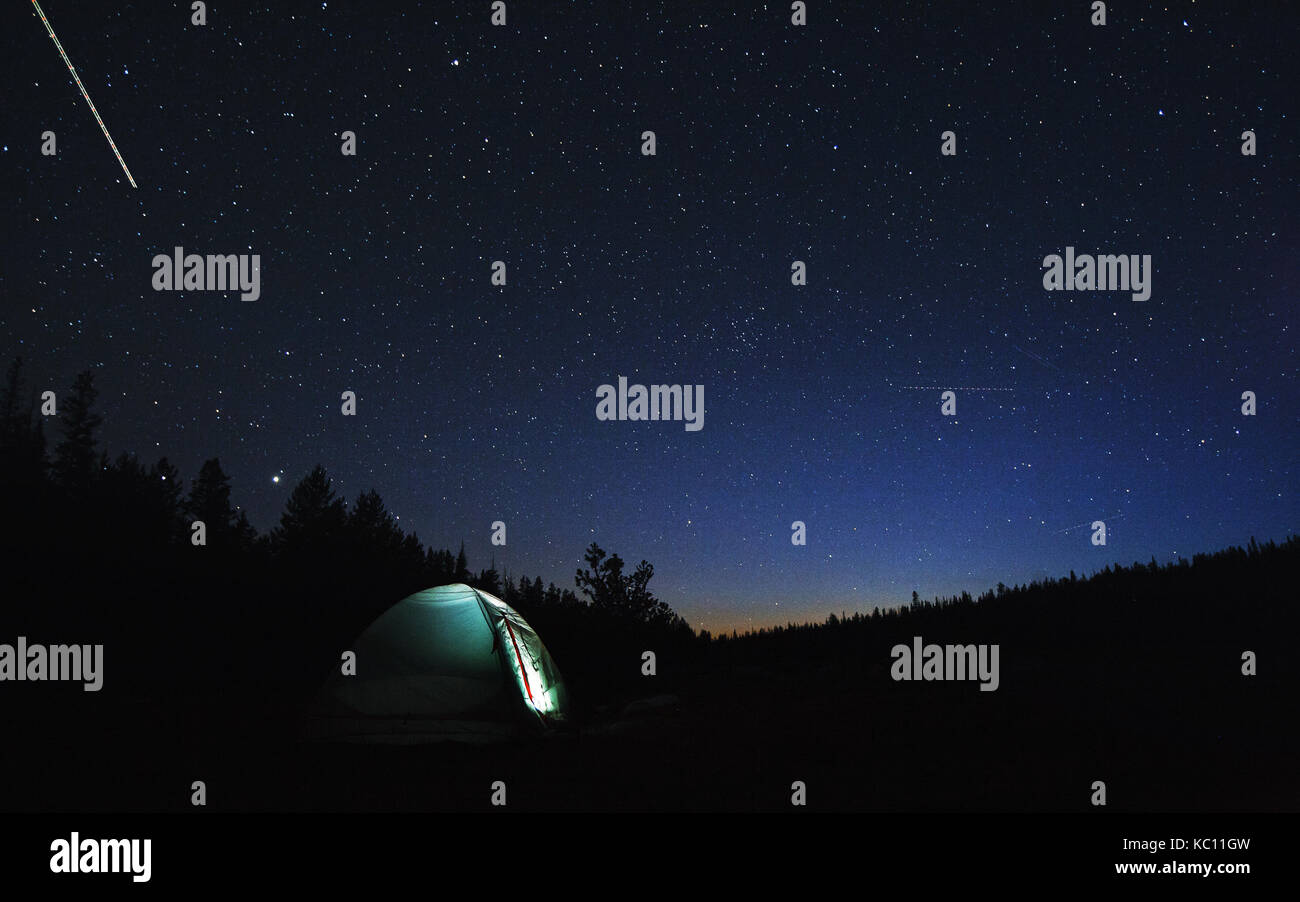 Tent camping in wilderness hi-res stock photography and images - Alamy
