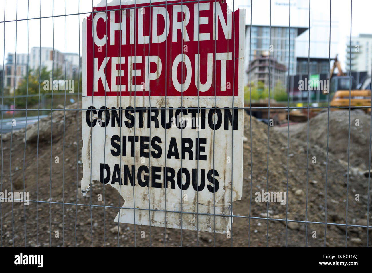 'Children Keep Out Construction Sites Are Dangerous' sign by building ...