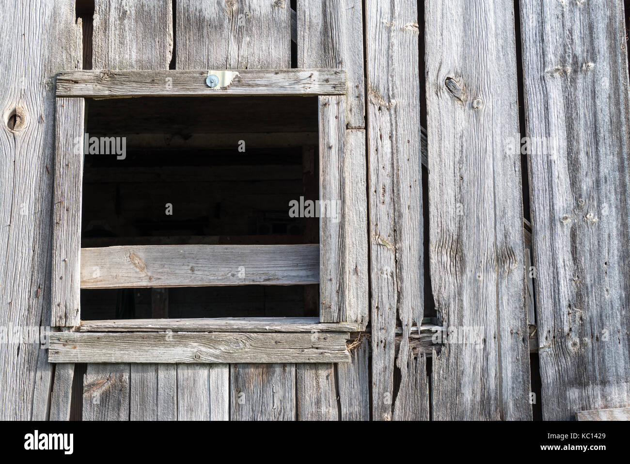 Old weathered barn structure hi-res stock photography and images - Alamy