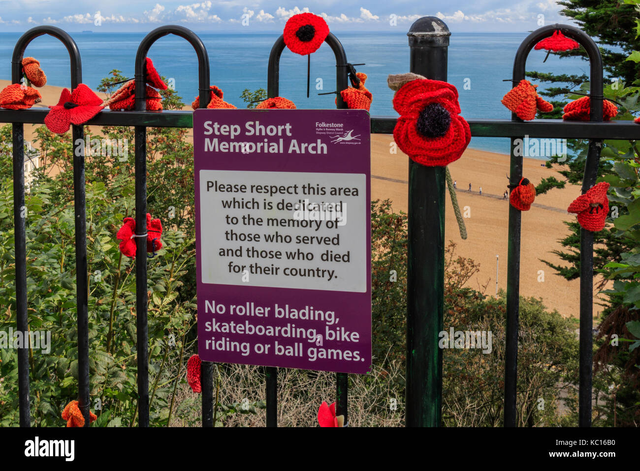 WW1. Crocheted blue and red Poppies lining the Road of Remembrance ...