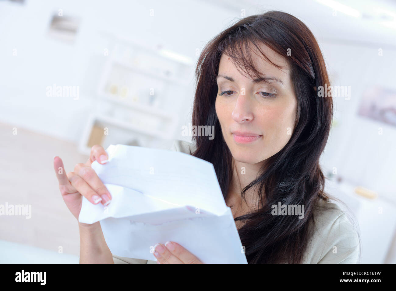 reading the mail Stock Photo - Alamy