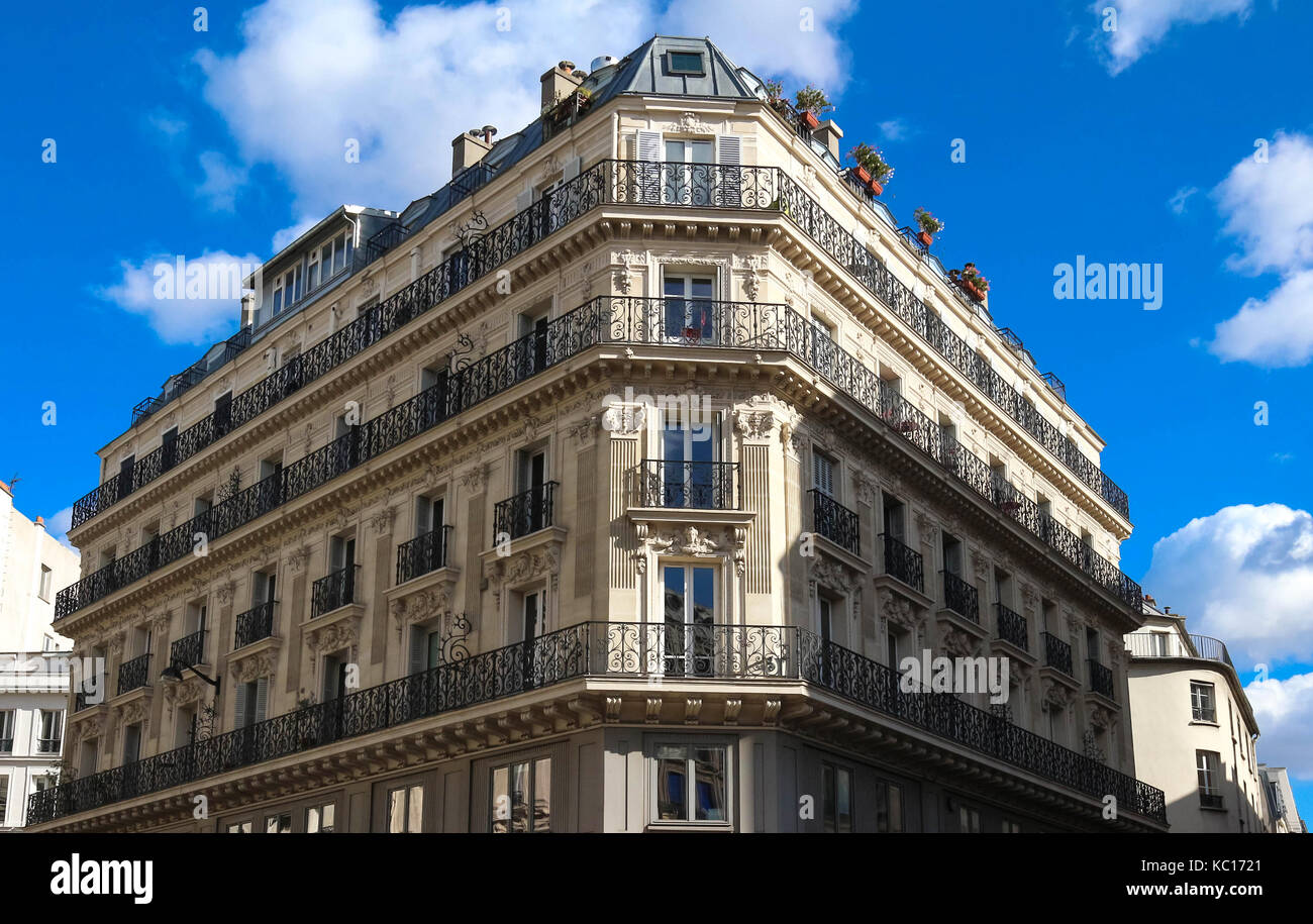 The traditional facade of Parisian building, France Stock Photo - Alamy